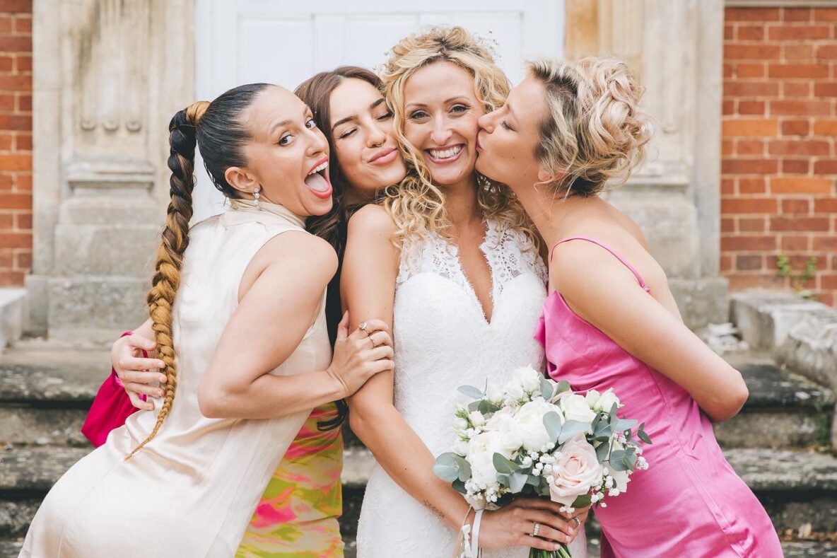 //Preparing for Wedding Day Group Shots// - Red Peacock Photography